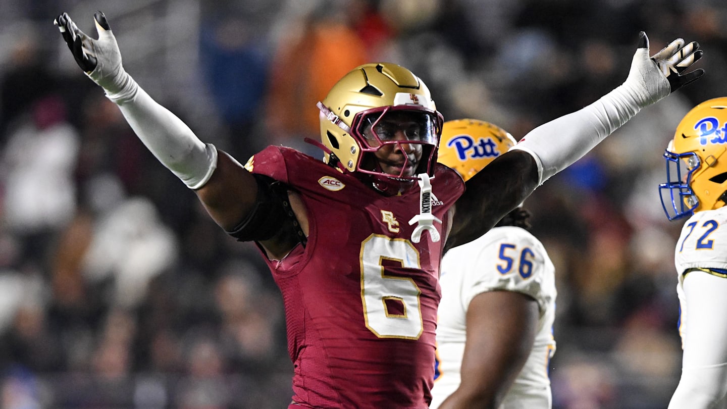 Dallas Cowboys end up with 16-sack star in Day 2 mock draft from SI