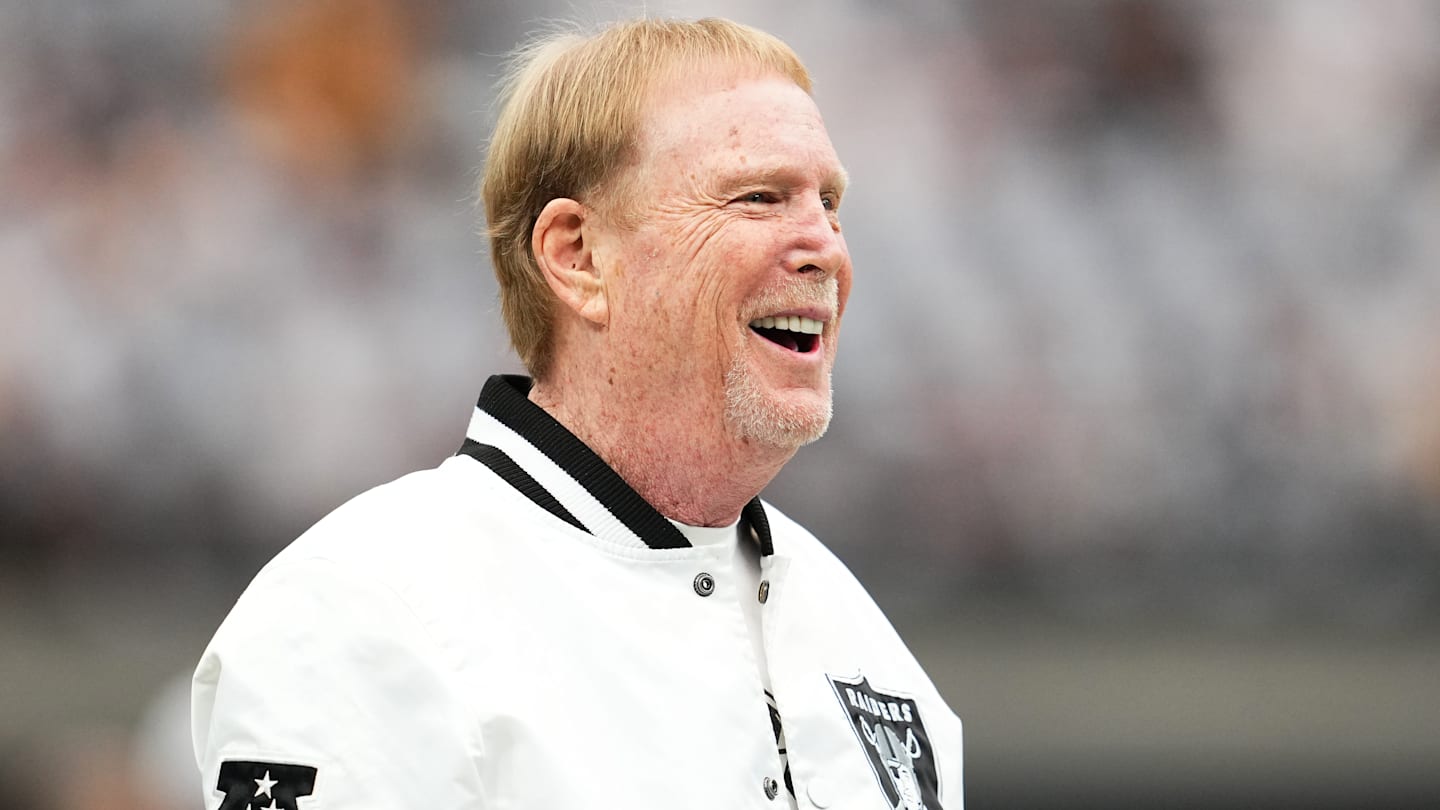 Raiders owner Mark Davis goes out of his way to shut down Maxx Crosby trade rumors