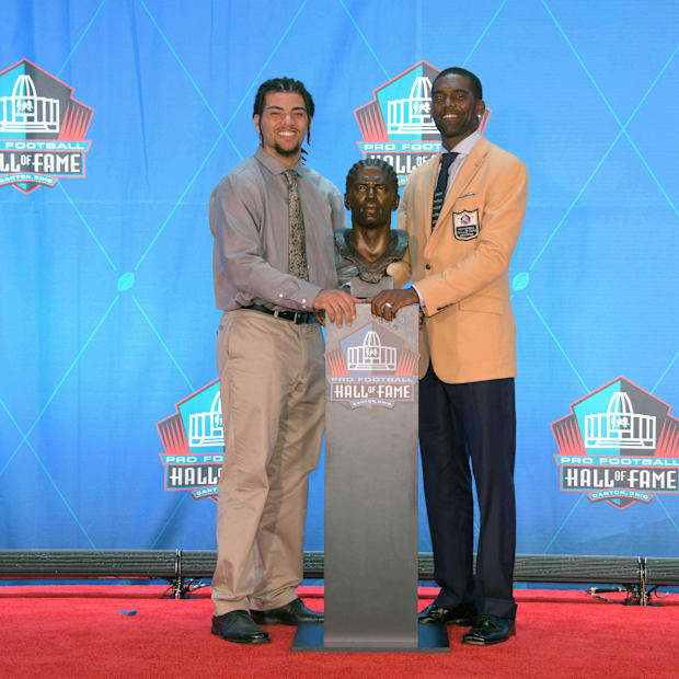 Randy Moss’s son Montigo gets Vikings shot in awesome proud dad moment