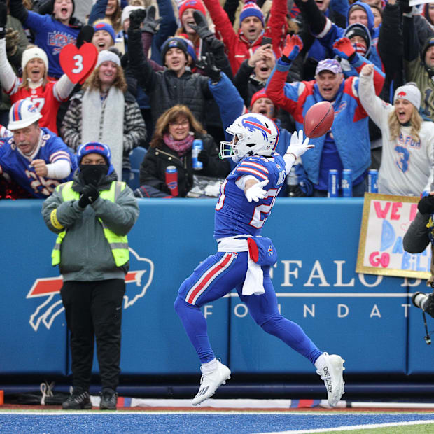 Former Bill gets second chance in NFL with AFC rival