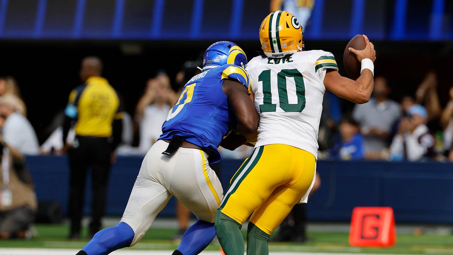 Jordan Love goes full Brett Favre to inexcusably gift Rams a touchdown