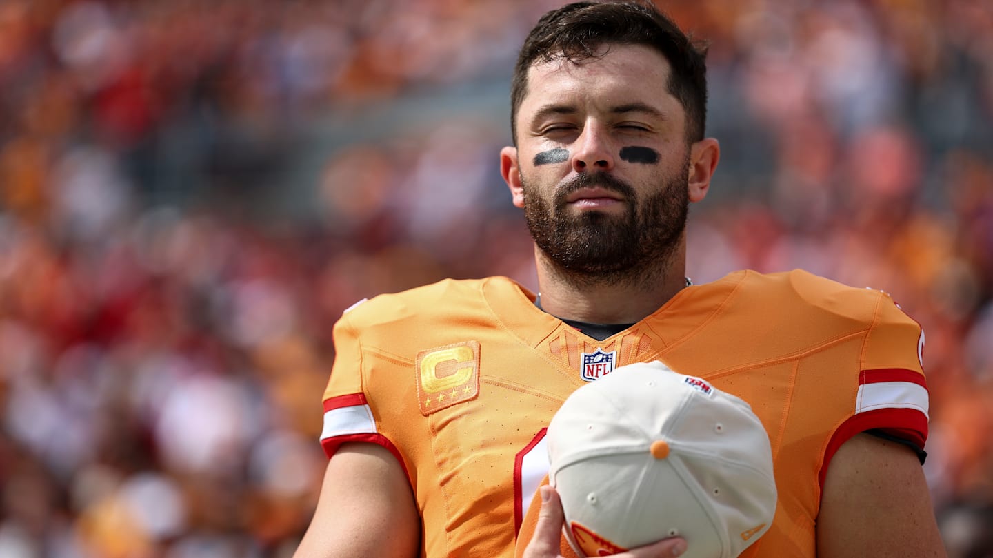 Who sang the National Anthem before Buccaneers-Commanders Wild Card ...