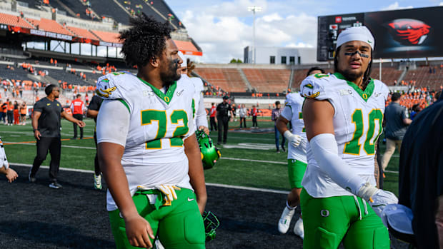 Oregon Ducks Offensive Line Determined To Protect Dillon Gabriel vs ...
