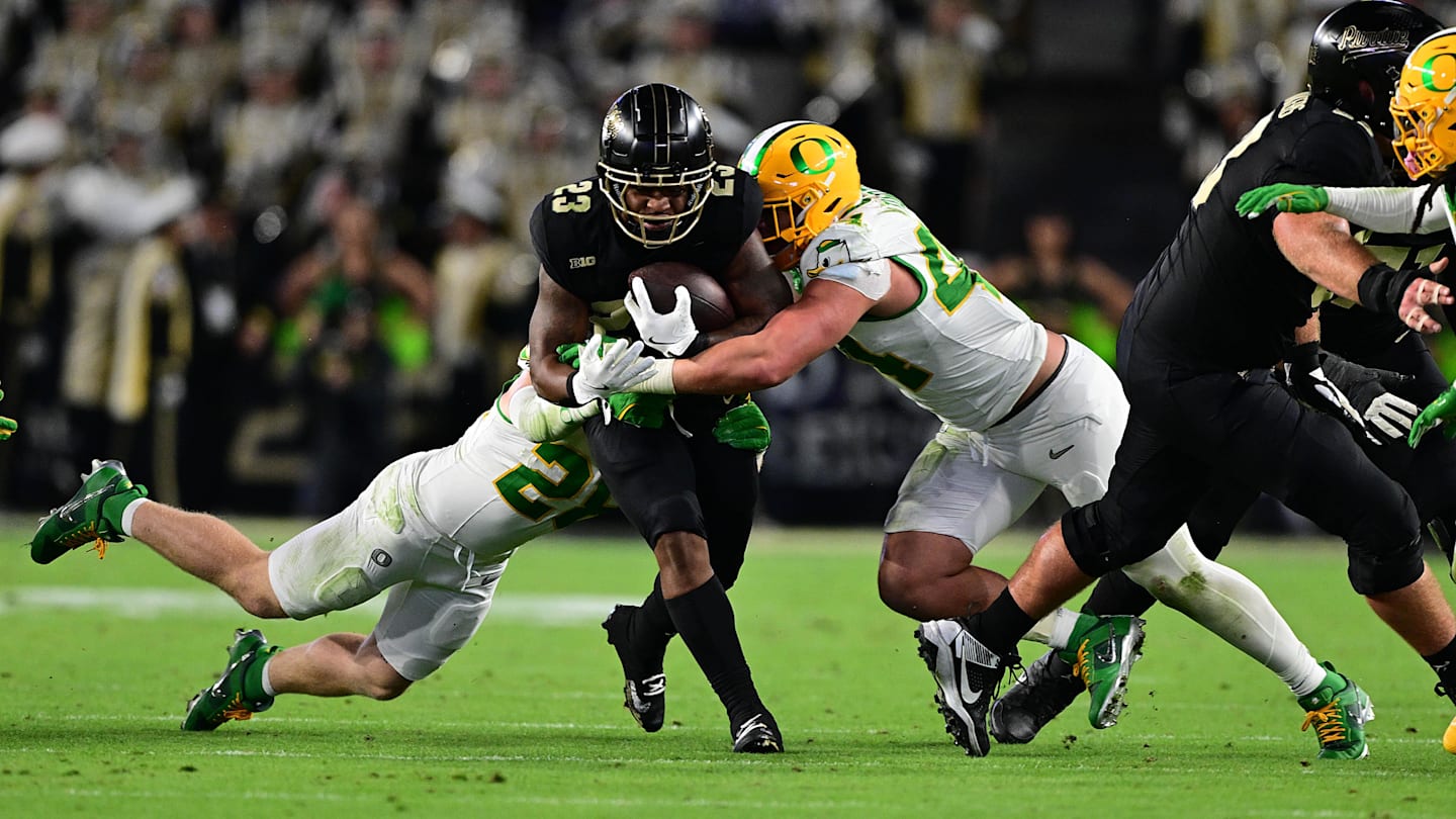 College Football Analyst Believes Oregon Ducks Can Win National Title