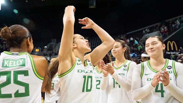 Oregon Ducks Upset Vanderbilt in OT, Face Duke in NCAA Tournament ...
