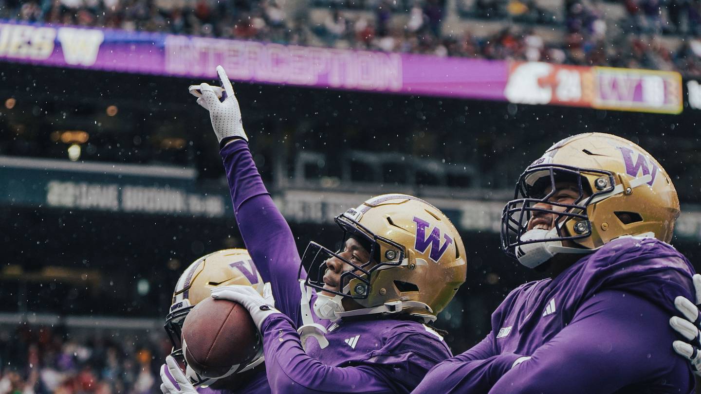Thaddeus Dixon Joins in Husky Exodus to North Carolina