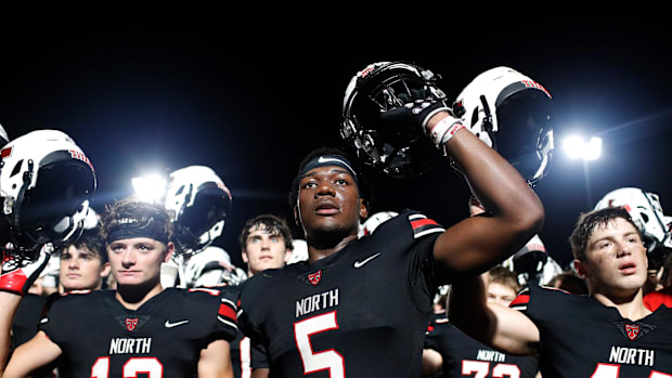 Texas Longhorns Schedule Official Visit with Four-Star Edge Rusher ...