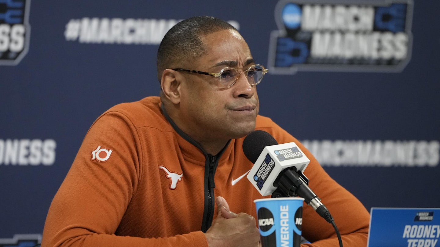 Texas Basketball: Rodney Terry Shares Concerning Injury Update on ...