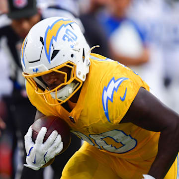 Chargers news: Red flag injury update, final roster battle, Hampton's ...