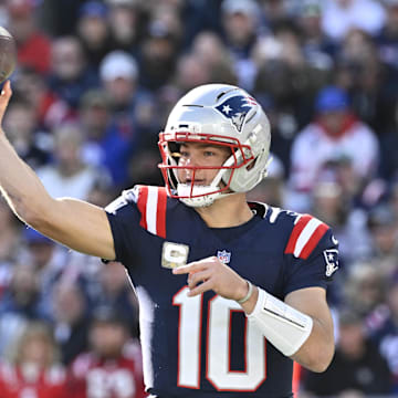 Who is the Tampa Bay Buccaneers' highest graded player at midseason?