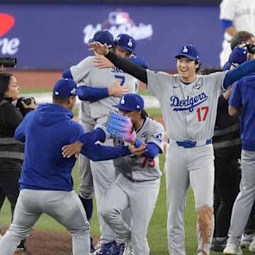 Lakers’ Deandre Ayton Reveals How Dodgers Fueled Team in Spurs Win