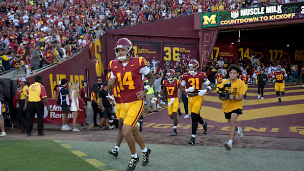 Michigan Running Back Sounds Off On Experience At USC’s Coliseum