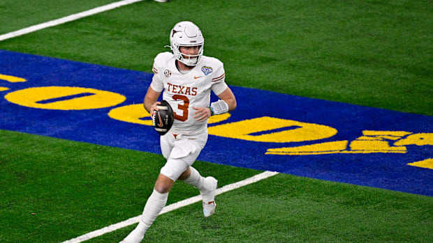 Quinn Ewers Agrees to Rookie Contract With Miami Dolphins