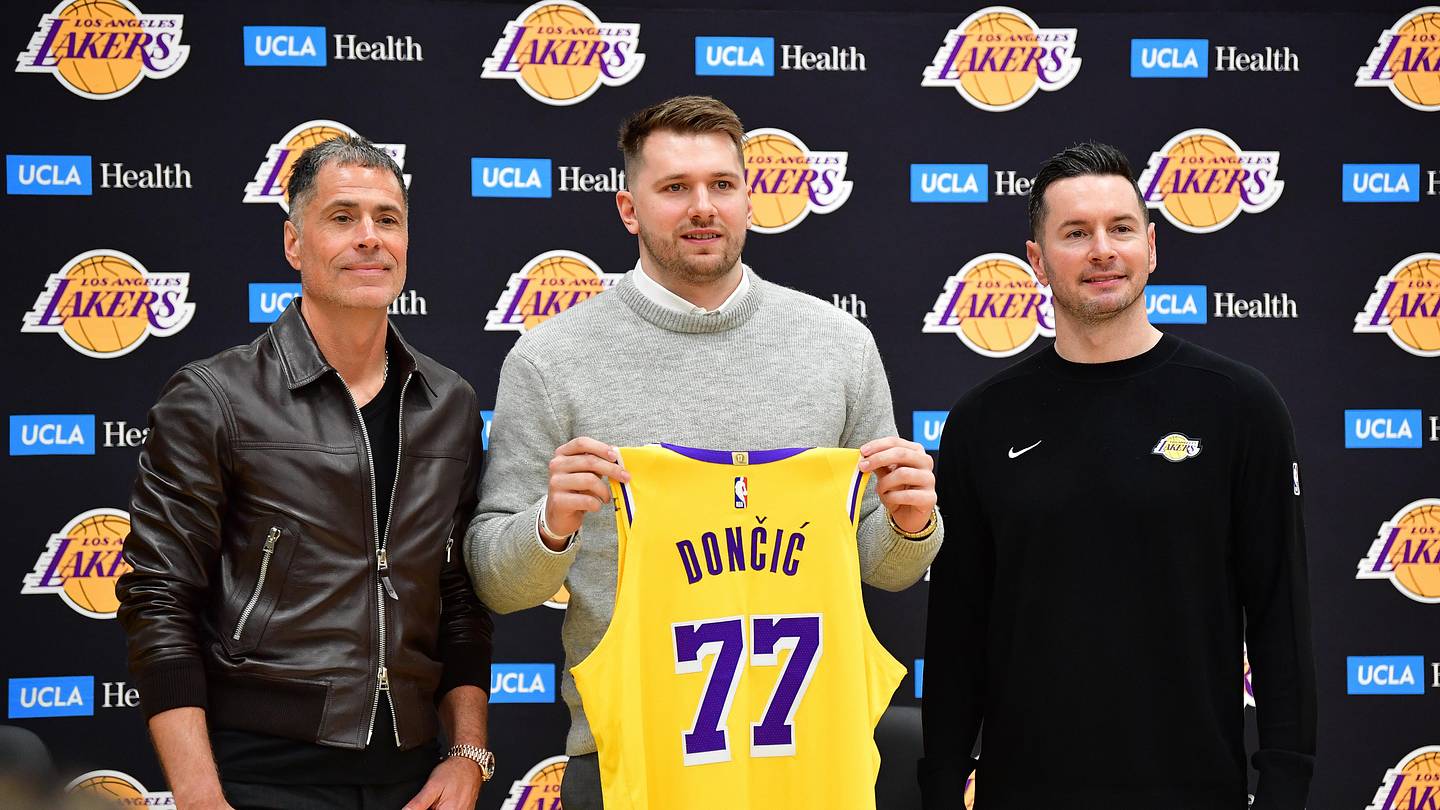 Reporter Noticed One of Luka's Inner Circle Who Mavs Fired at Lakers ...