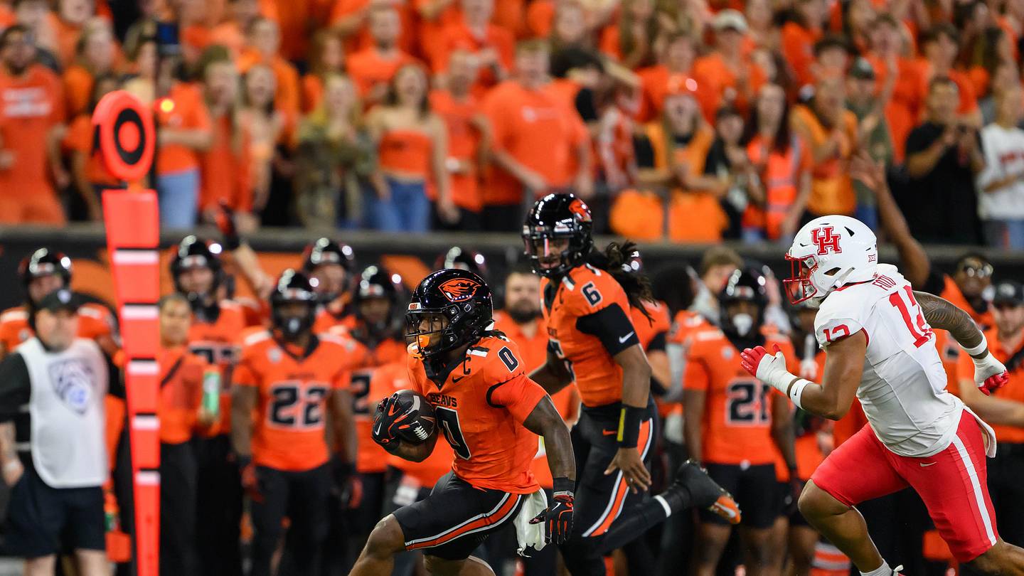 Houston LB Sione Fotu Earns Notable Honor After Win vs. Oregon State