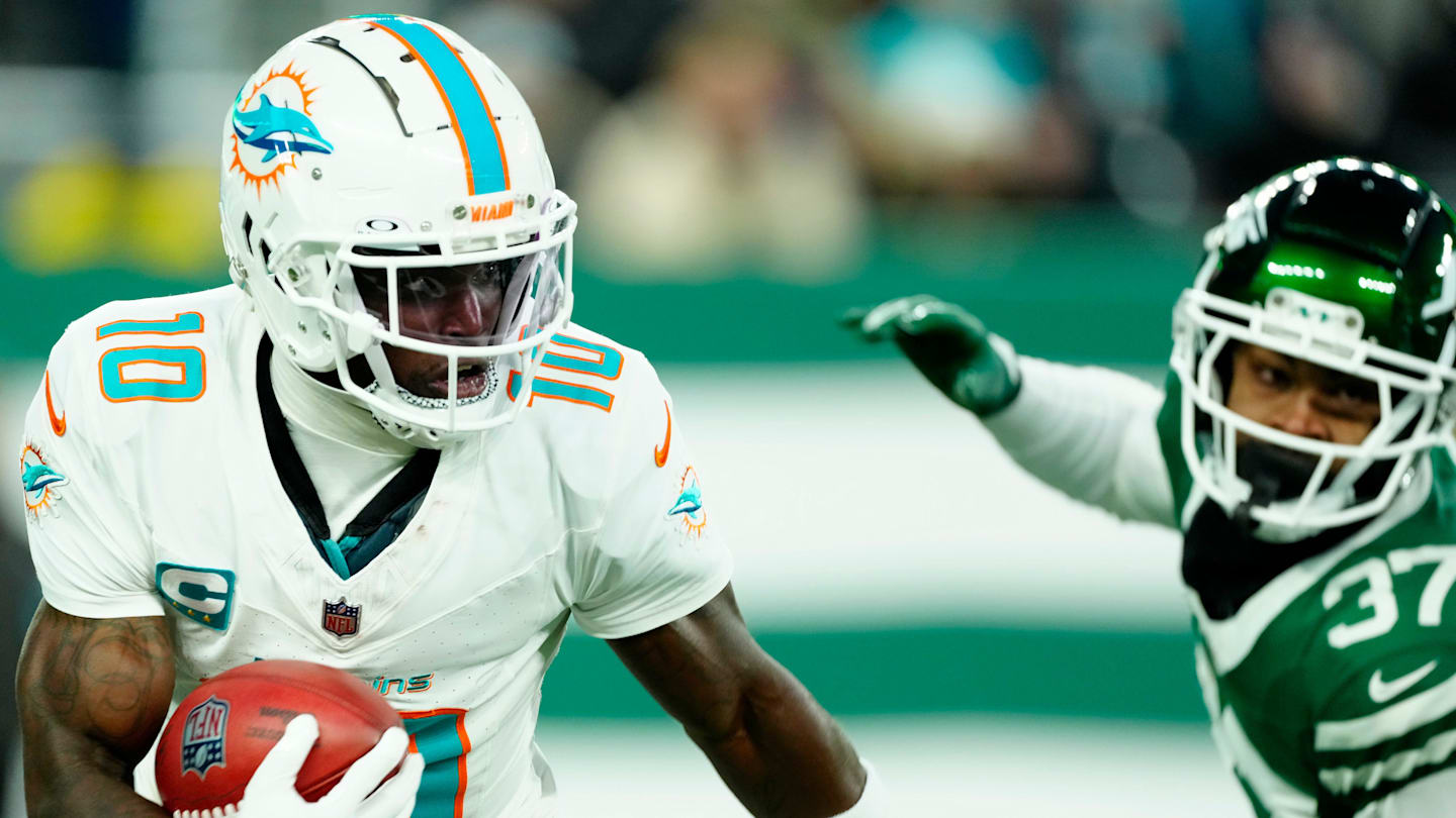Miami Dolphins WR Tyreek Hill Thankful on Third Anniversary of Big Trade