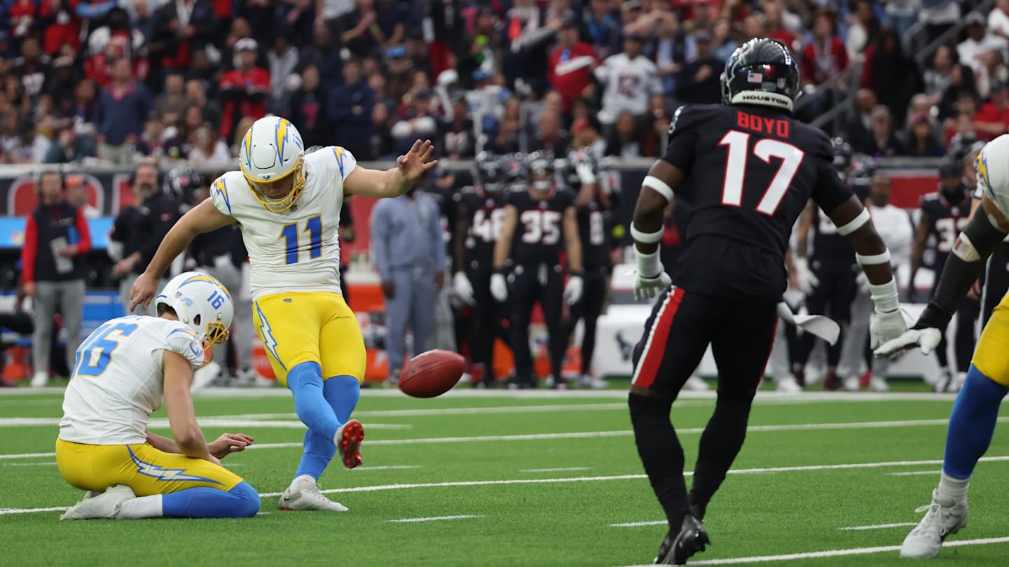 Chargers kicker decimated after blocked PAT vs. Texans (VIDEO)