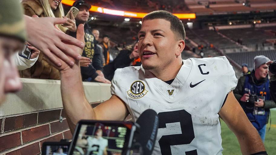 SEC quarterback named No. 1 Heisman Trophy contender in updated ...