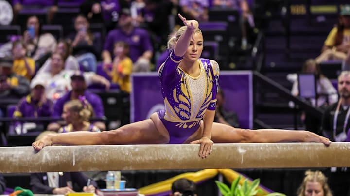 Livvy Dunne strikes stunning pose on beam during LSU gymnastics podium ...