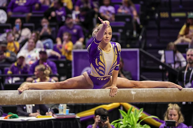 Livvy Dunne flexes casual LSU gymnastics moves in behind the scenes selfie