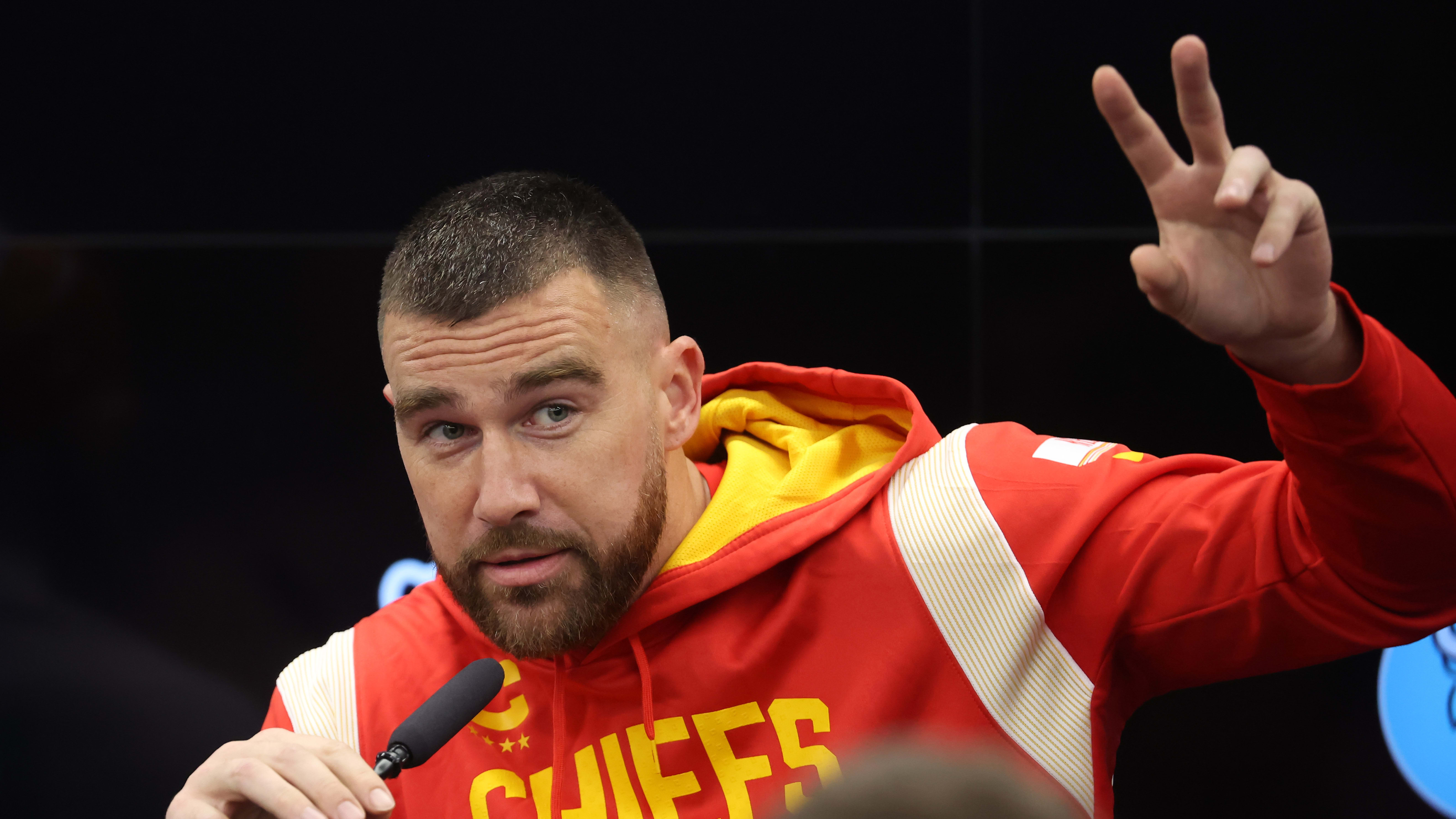 The difference between Chiefs and 49ers pressers is glaringly obvious