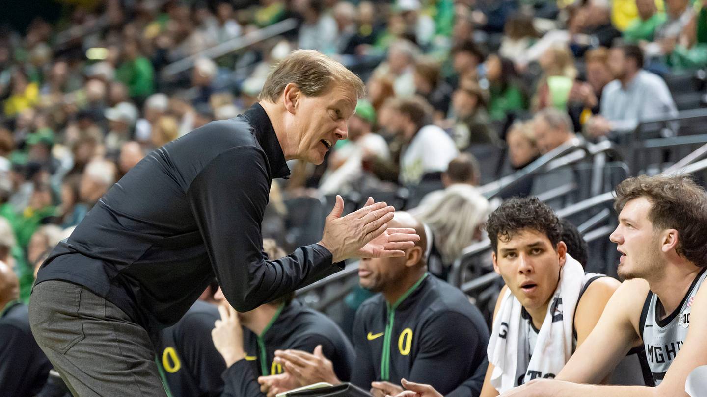 Massive French Pro Paul Mbiya to Visit Oregon Ducks Basketball, Dana Altman