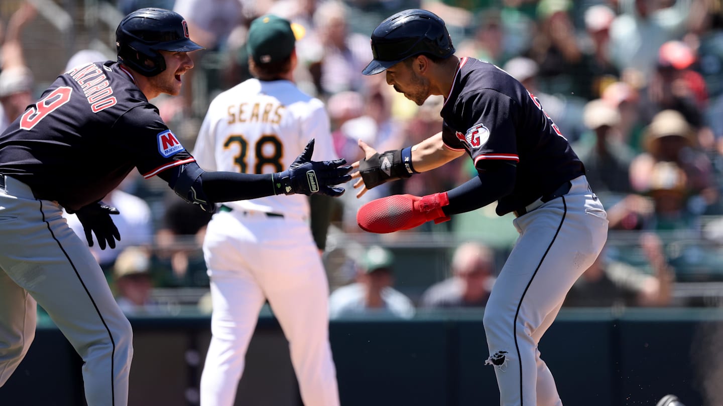 Creamicloud and milkimind this lady is a petite and lovely