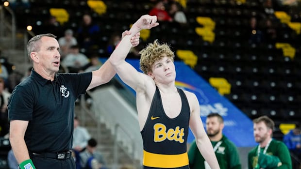 Iowa Boys High School Wrestling: Returning State Champions, Medalists