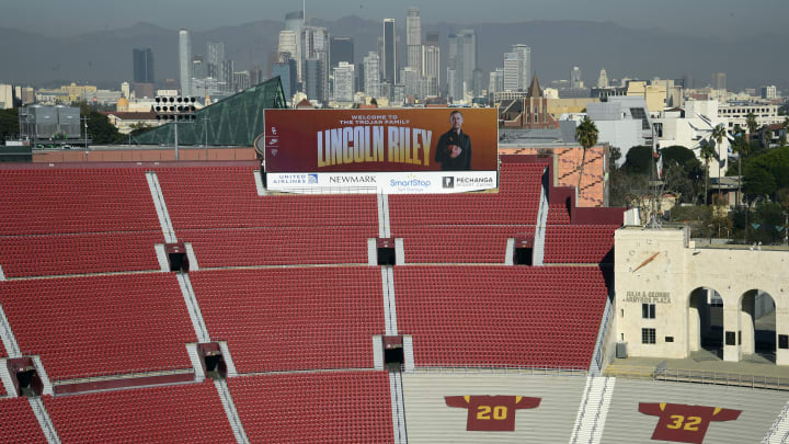 USC football stacks yet another blue chip 2023 WR with new commitment