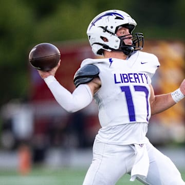 Former Iowa Prep Kadyn Proctor, Alabama Roll to Big SEC Victory