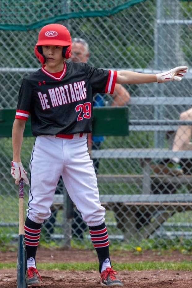 Arkansas' leadoff hitter takes long journey with Razorbacks