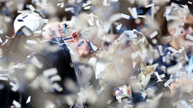 Geno Auriemma Compares Historic UConn Huskies Win to O.J. Simpson Chase