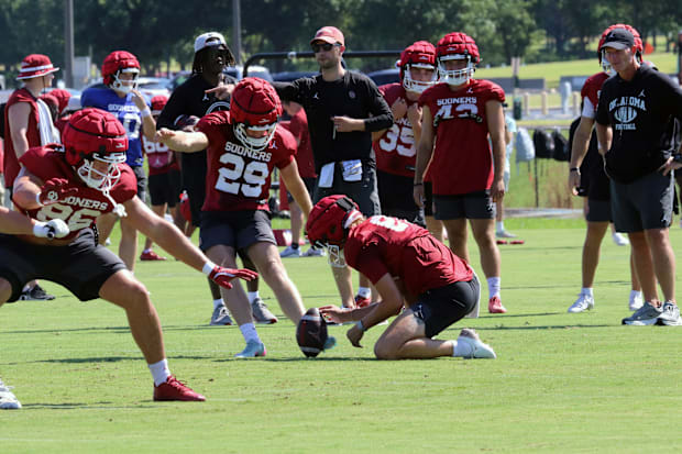 Brent Venables Expects a 'Clean' Showing in Oklahoma's First Fall Scrimmage