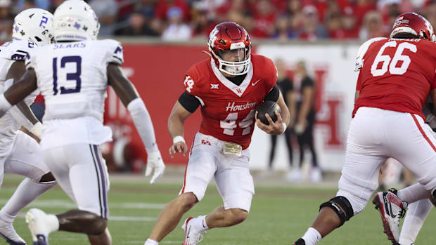 Houston Cougars RB Dean Connors Excels Against Former Team