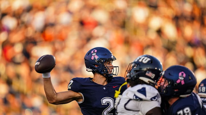 UConn Huskies HC Heaps Praise On QB