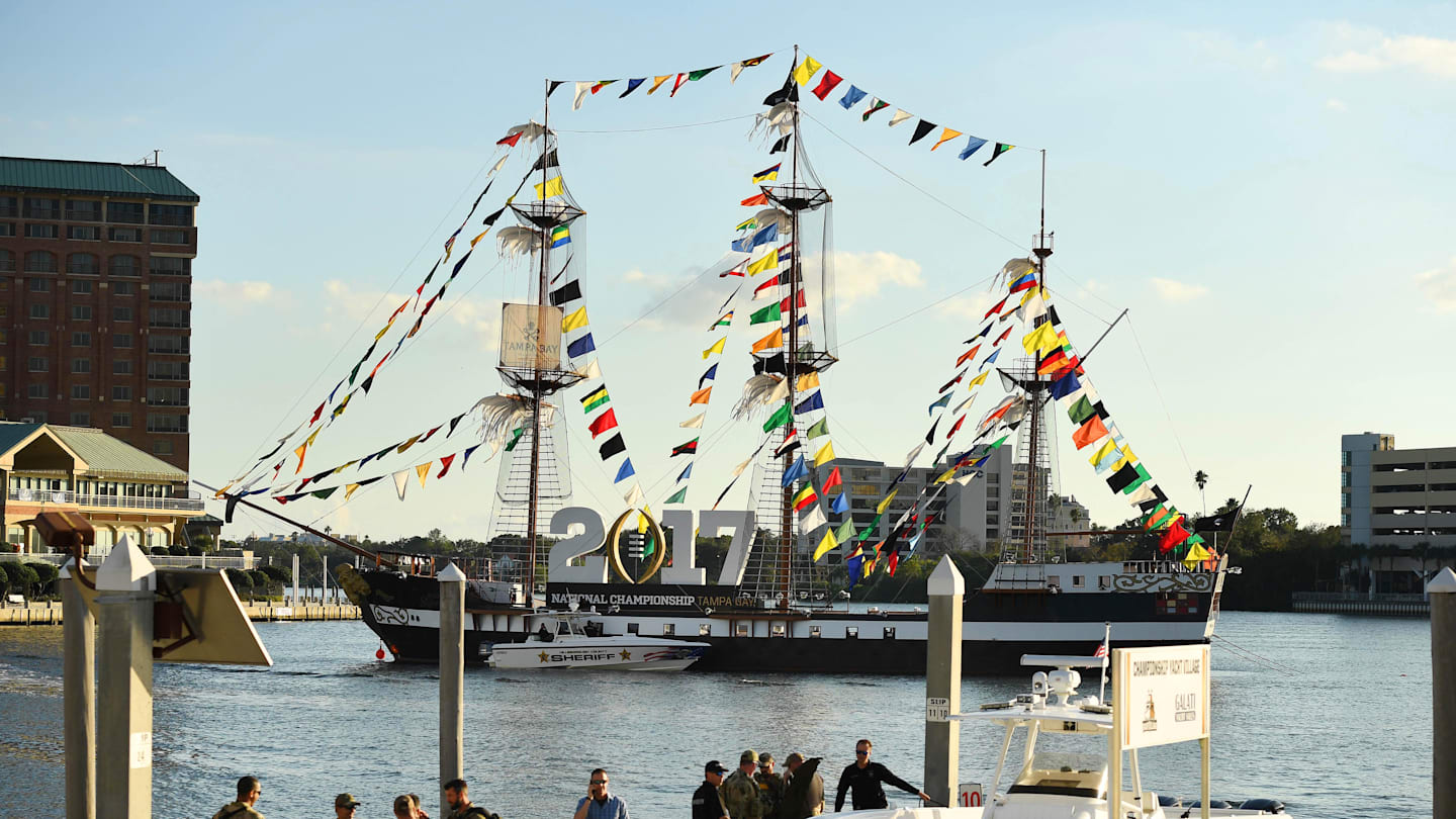 Why the Tampa Bay Lightning have a pirate-themed alternate jersey