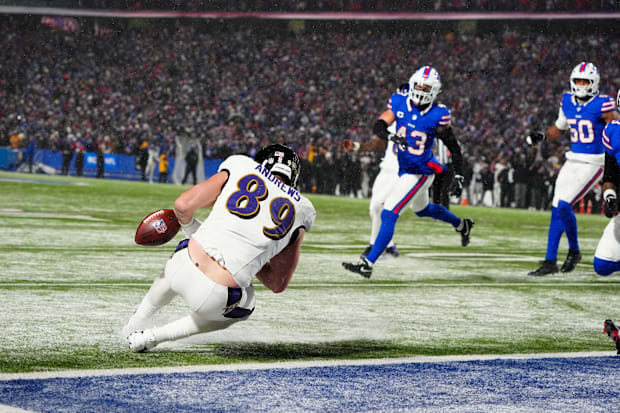 Bills fans show classy gesture to Ravens' Mark Andrews after dropped pass