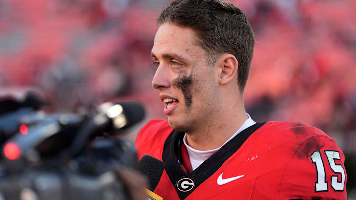 Carson Beck’s sister Kylie’s minidress gets Hanna Cavinder’s attention