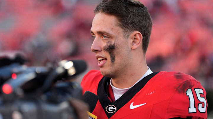 Carson Beck's sister Kylie ditches Georgia cheerleader uni for zip-up ...