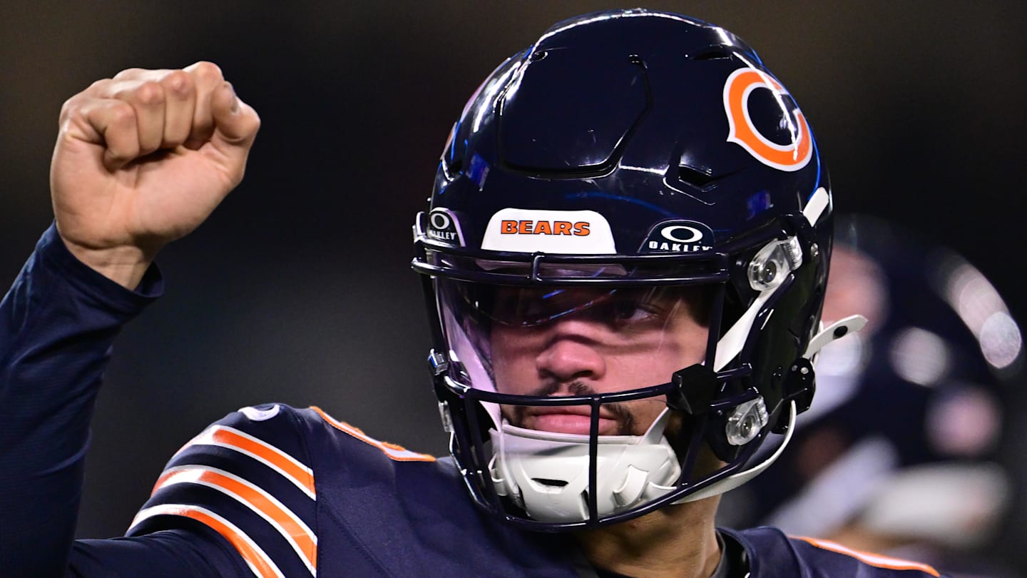 Caleb Williams projected to 'propel' Bears to division title and ...