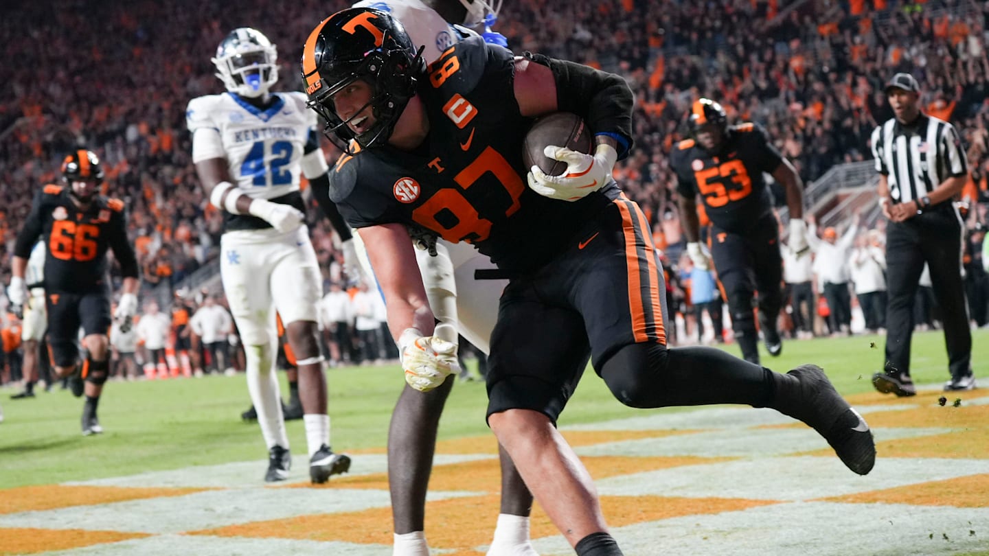 Tennessee Football Tight End Miles Kitselman Could Possibly Return