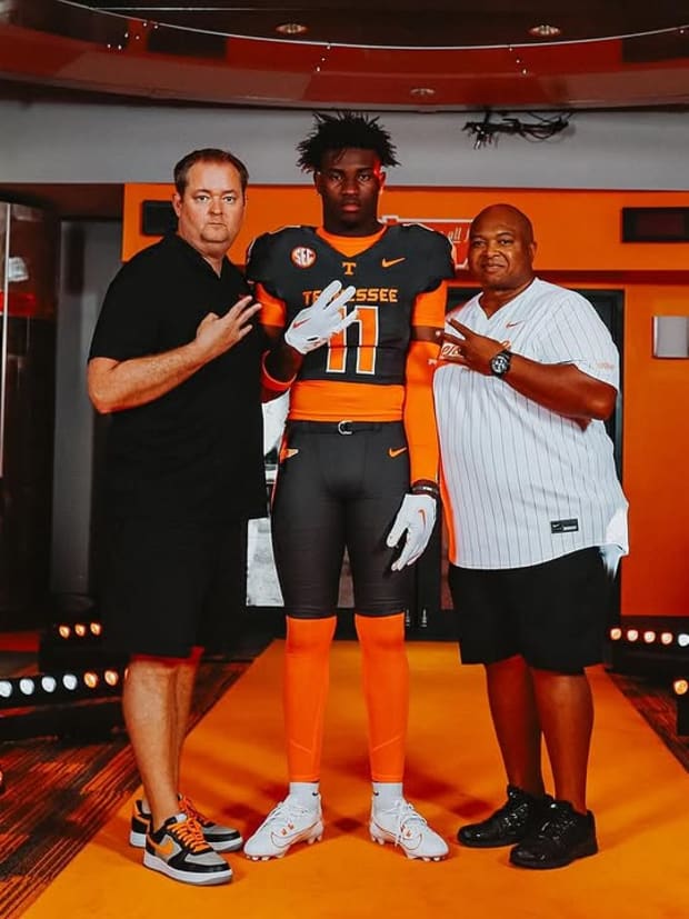 IMPACT ANALYSIS: Edge Rusher Hezekiah Harris Flips to Tennessee Volunteers
