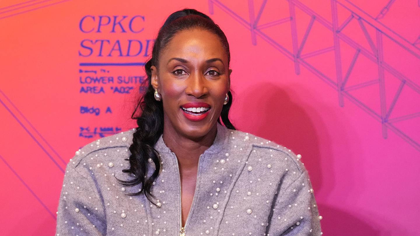 Lisa Leslie Talks 2025 WNBA Season: Caitlin Clark, Angel Reese, Kelsey ...