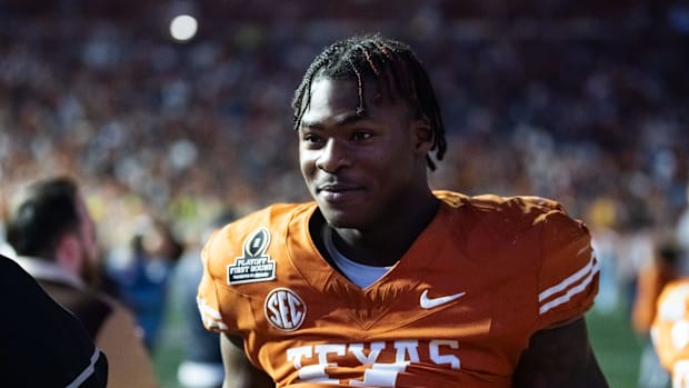 Colin Simmons Regrets Texas Longhorns Missing Out on Oregon WR Dakorien ...
