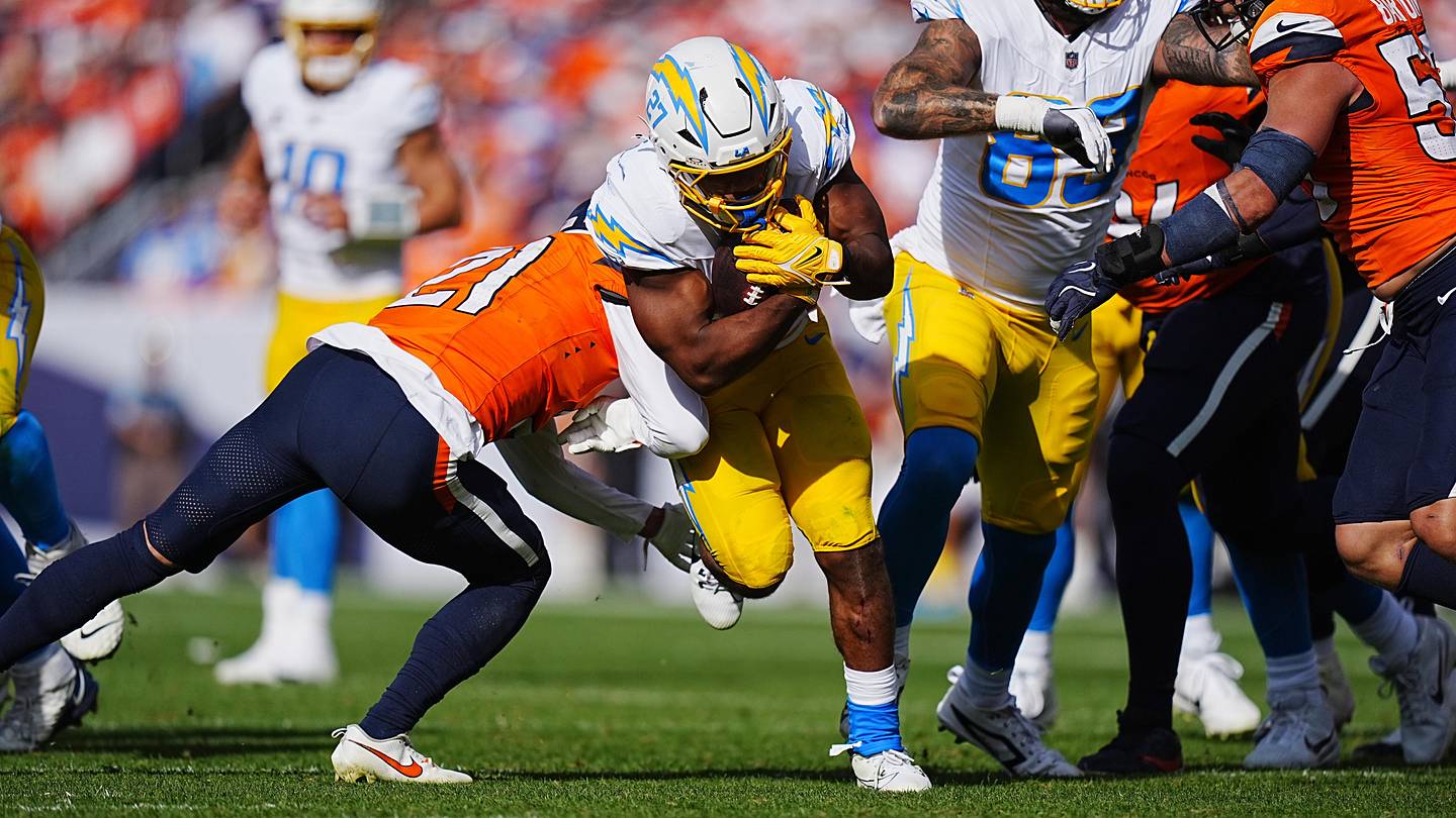J.K. Dobbins Details Reasons Why He Decided to Sign With Broncos