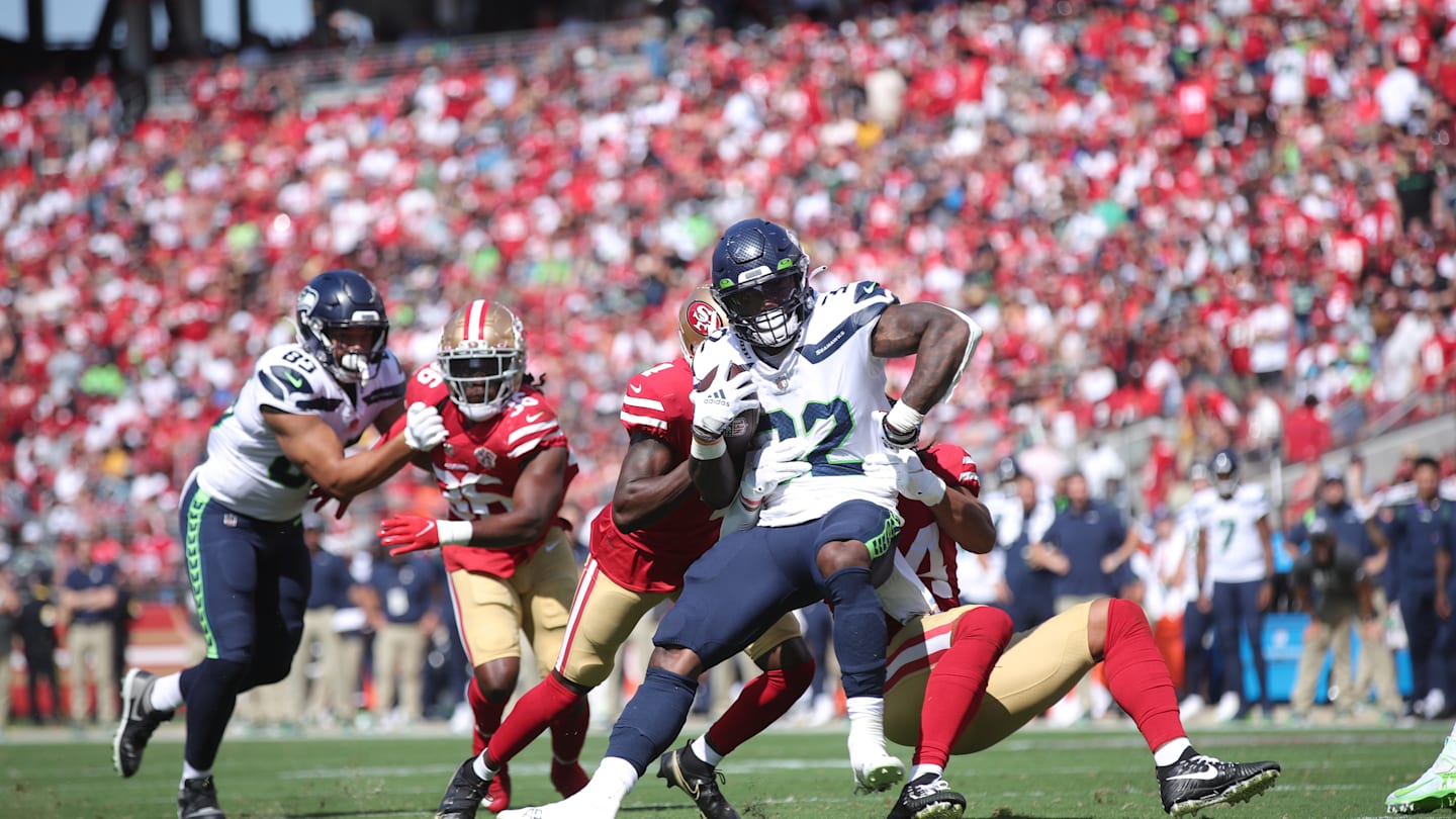 Seahawks RB Chris Carson officially retires