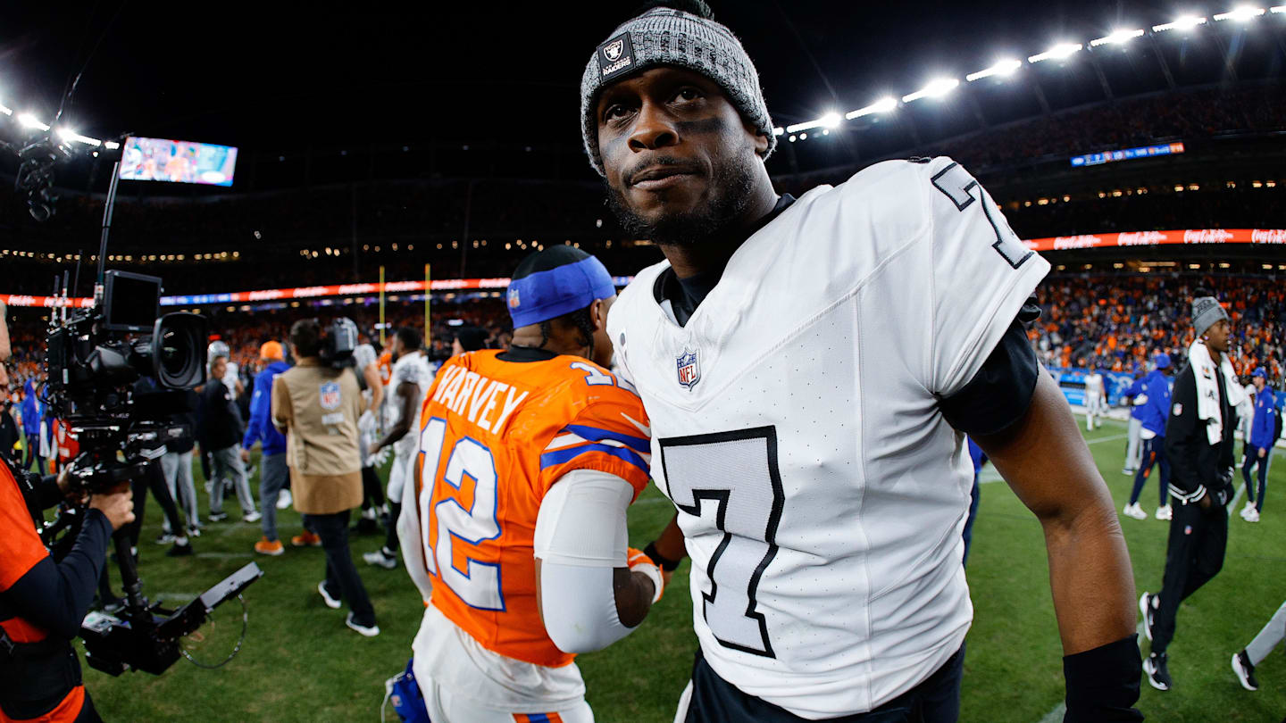 Smith, Raiders' Offense Face an Uphill Battle