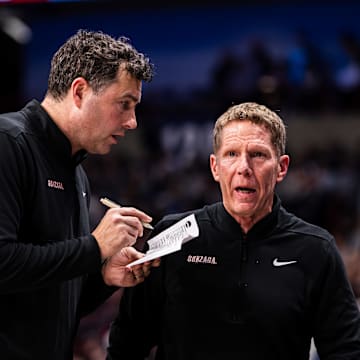 Gonzaga's Khalif Battle throws down windmill dunk vs. UMass-Lowell