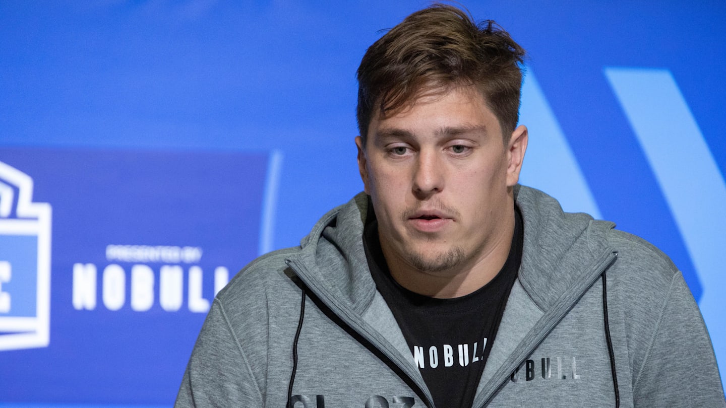 Miami Dolphins Bring Back Former Draft Pick