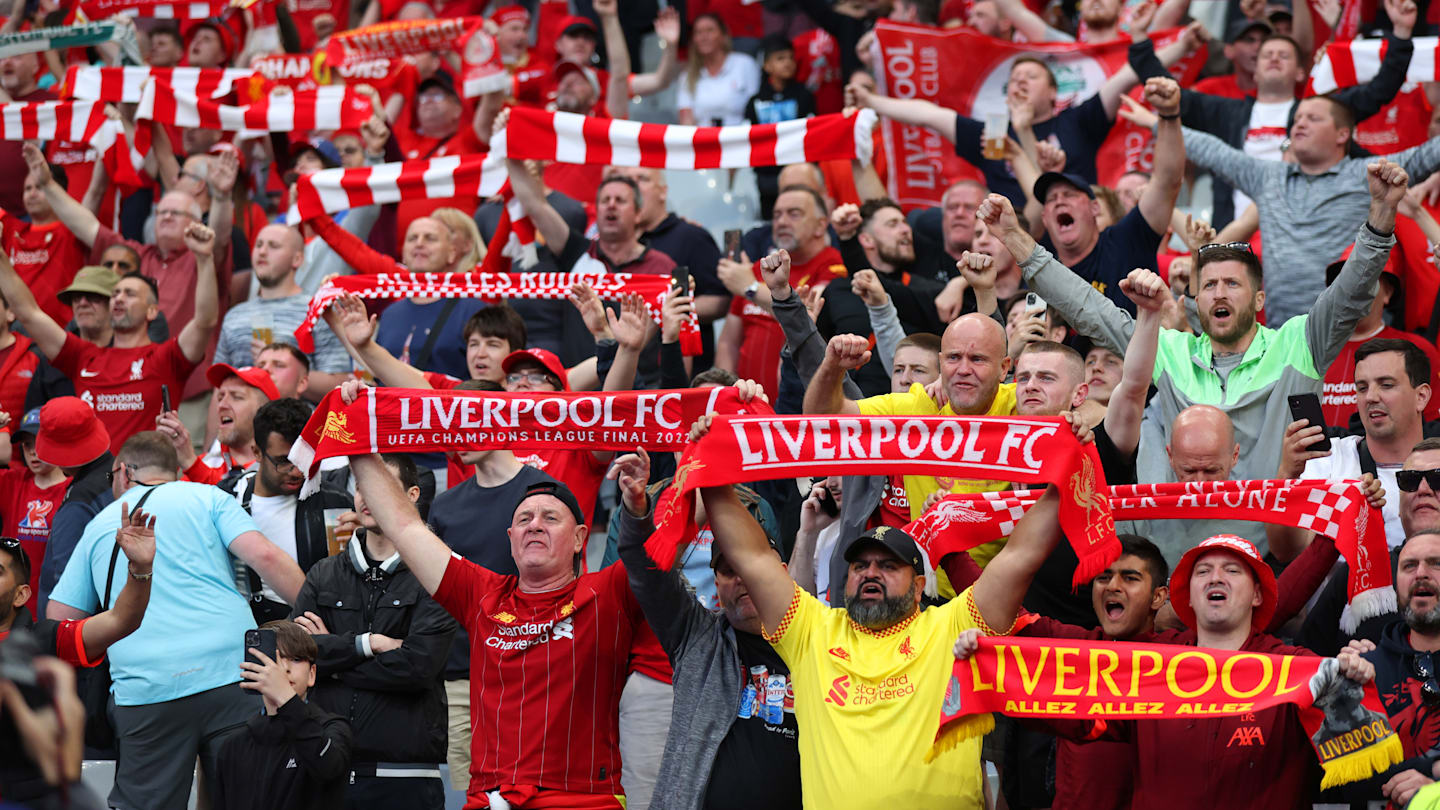 VIDEO : L'incroyable You'll never walk alone entonné par les supporters ...